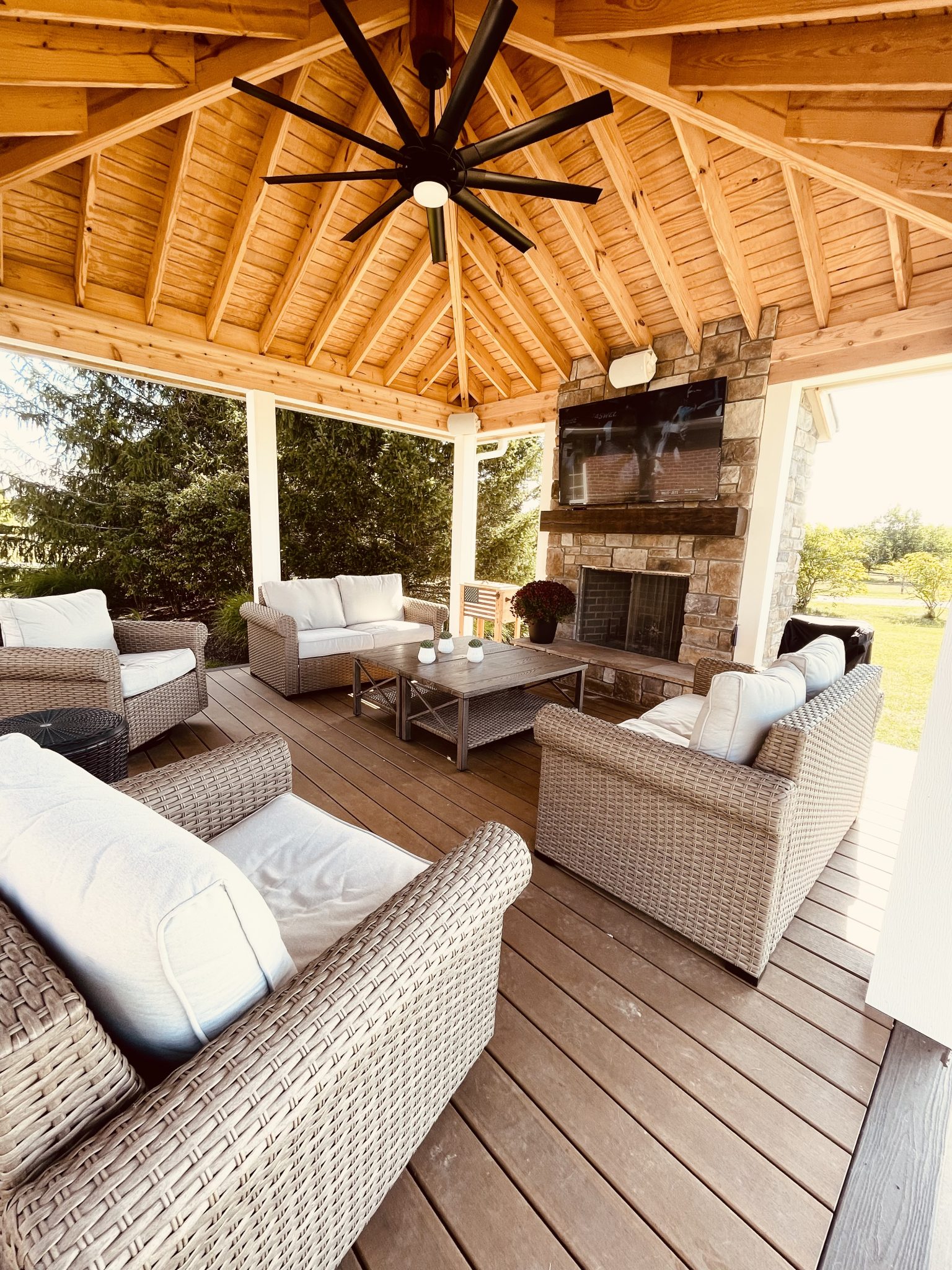Backyard Living- Your Outdoor Living Contractor