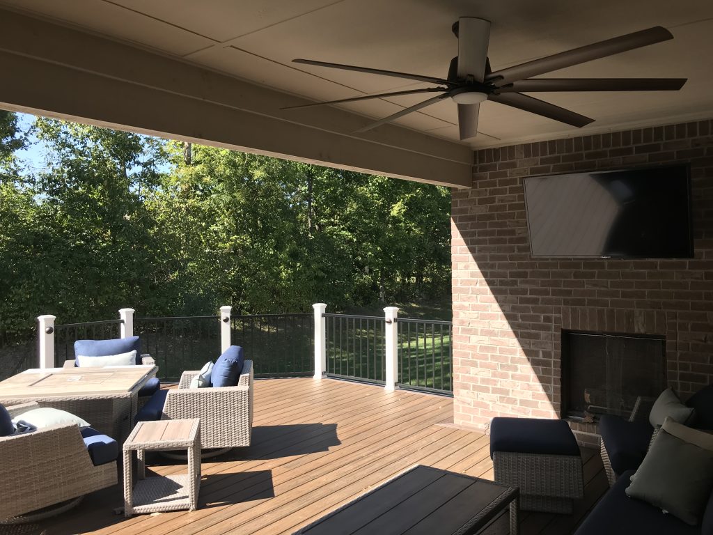 Simplicity Serenity: The Minimalist Deck Oasis - BackYard Living